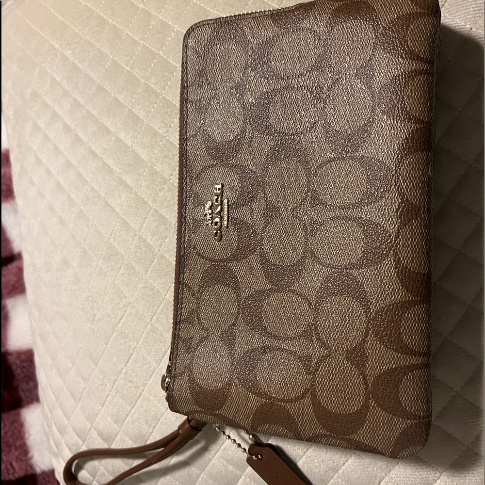 Coach Signature - Gem